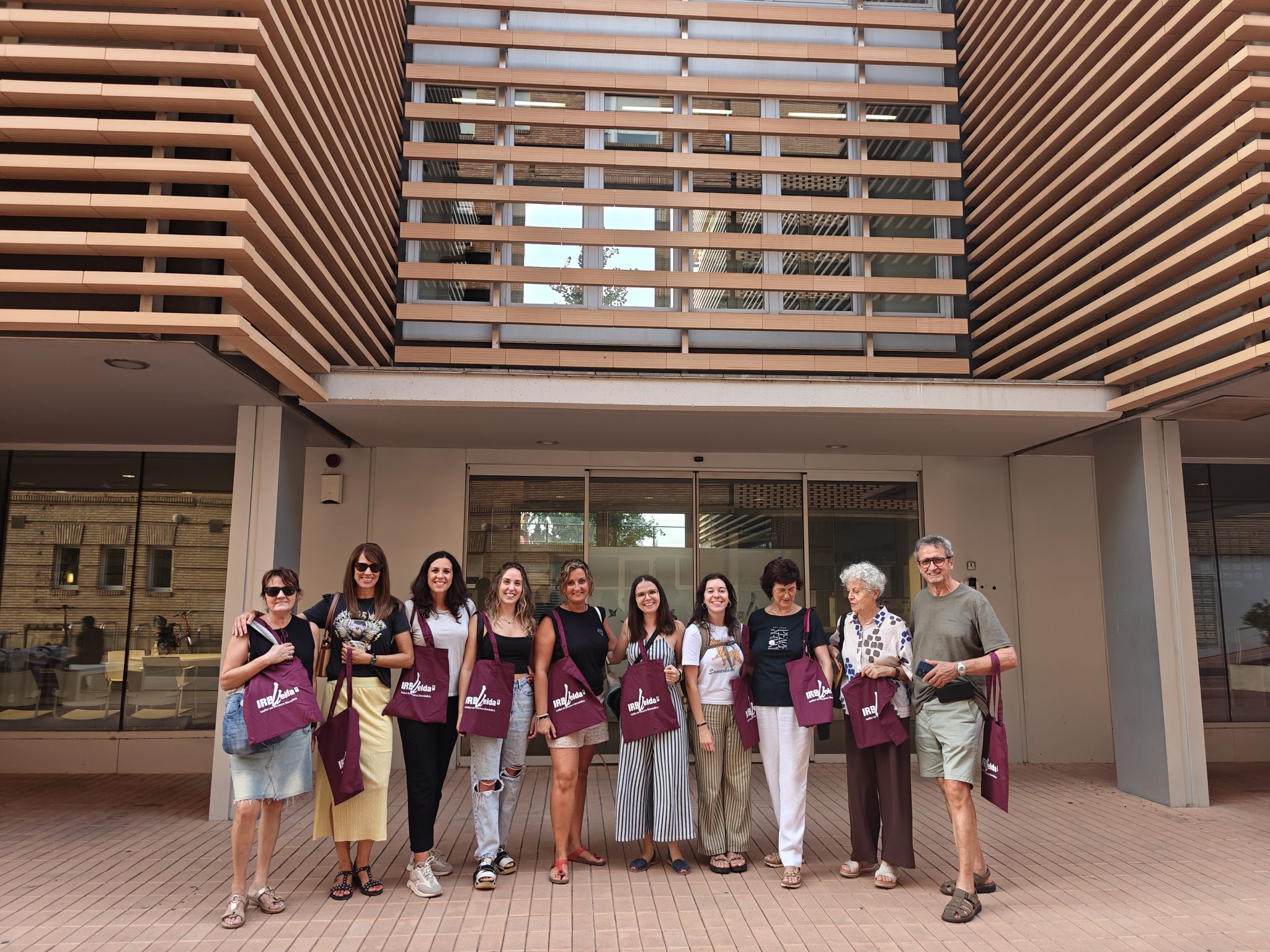 Un taller per a experimentar amb sensors i robots que et poden ajudar a ...